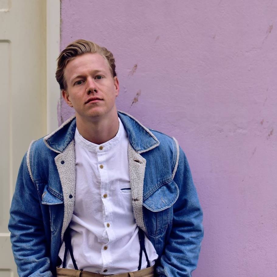 All You Do And See:格外勇敢的Kruttika是相当出色的“红旗”-独立音乐-新音乐-音乐行业博客 - bwin皇马球衣